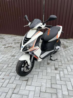 White Piaggio NRG 2019 in Kaunas, with an engine capacity of 49.00 L and mileage of 6 thousand km for 1650 €, photo 3 on AUTOMOTO.COM.LV
