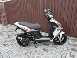 White Piaggio NRG 2019 in Kaunas, with an engine capacity of 49.00 L and mileage of 6 thousand km for 1650 €, photo 5 on AUTOMOTO.COM.LV