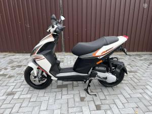 White Piaggio NRG 2019 in Kaunas, with an engine capacity of 49.00 L and mileage of 6 thousand km for 1650 €, photo 6 on AUTOMOTO.COM.LV