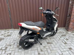 White Piaggio NRG 2019 in Kaunas, with an engine capacity of 49.00 L and mileage of 6 thousand km for 1650 €, photo 7 on AUTOMOTO.COM.LV