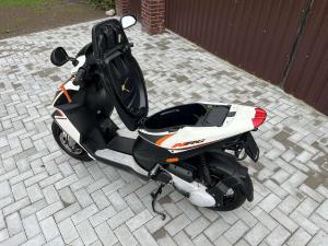 White Piaggio NRG 2019 in Kaunas, with an engine capacity of 49.00 L and mileage of 6 thousand km for 1650 €, photo 9 on AUTOMOTO.COM.LV