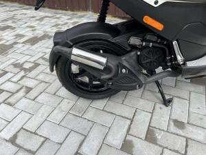 White Piaggio NRG 2019 in Kaunas, with an engine capacity of 49.00 L and mileage of 6 thousand km for 1650 €, photo 12 on AUTOMOTO.COM.LV