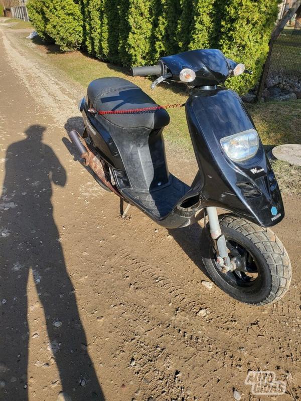 Melns Piaggio Typhoon 2001 Kauņa, ar dzinēja tilpumu 0.05 L un nobraukumu 0 tūkst. km par 650 €, foto 2 vietnē AUTOMOTO.COM.LV