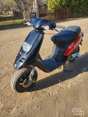 Melns Piaggio Typhoon 2001 Kauņa, ar dzinēja tilpumu 0.05 L un nobraukumu 0 tūkst. km par 650 €, foto 3 vietnē AUTOMOTO.COM.LV