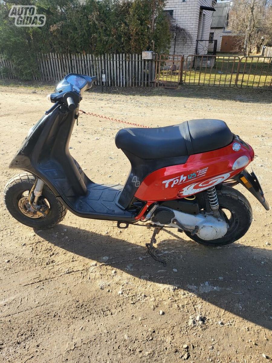 Melns Piaggio Typhoon 2001 Kauņa, ar dzinēja tilpumu 0.05 L un nobraukumu 0 tūkst. km par 650 €, foto 5 vietnē AUTOMOTO.COM.LV
