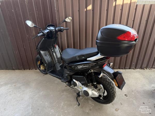 Melns Piaggio Typhoon 2013 Kauņa, ar dzinēja tilpumu 0.13 L un nobraukumu 16 tūkst. km par 1350 €, foto 3 vietnē AUTOMOTO.COM.LV