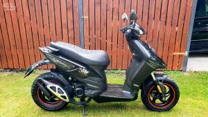 Black Piaggio Typhoon 2013 in Kaunas, with an engine capacity of 0.05 L and mileage of 11 thousand km for 1400 €, photo 1 on AUTOMOTO.COM.LV