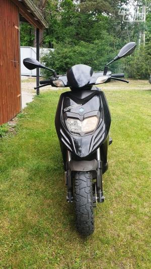 Black Piaggio Typhoon 2013 in Kaunas, with an engine capacity of 0.05 L and mileage of 11 thousand km for 1400 €, photo 6 on AUTOMOTO.COM.LV