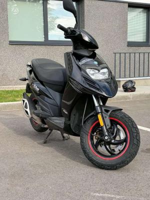 Черный Piaggio Typhoon 2013 в Каунас, объемом двигателя 49.00 л и пробегом 13 тыс. км за 1350 €, фото 1 на AUTOMOTO.COM.LV