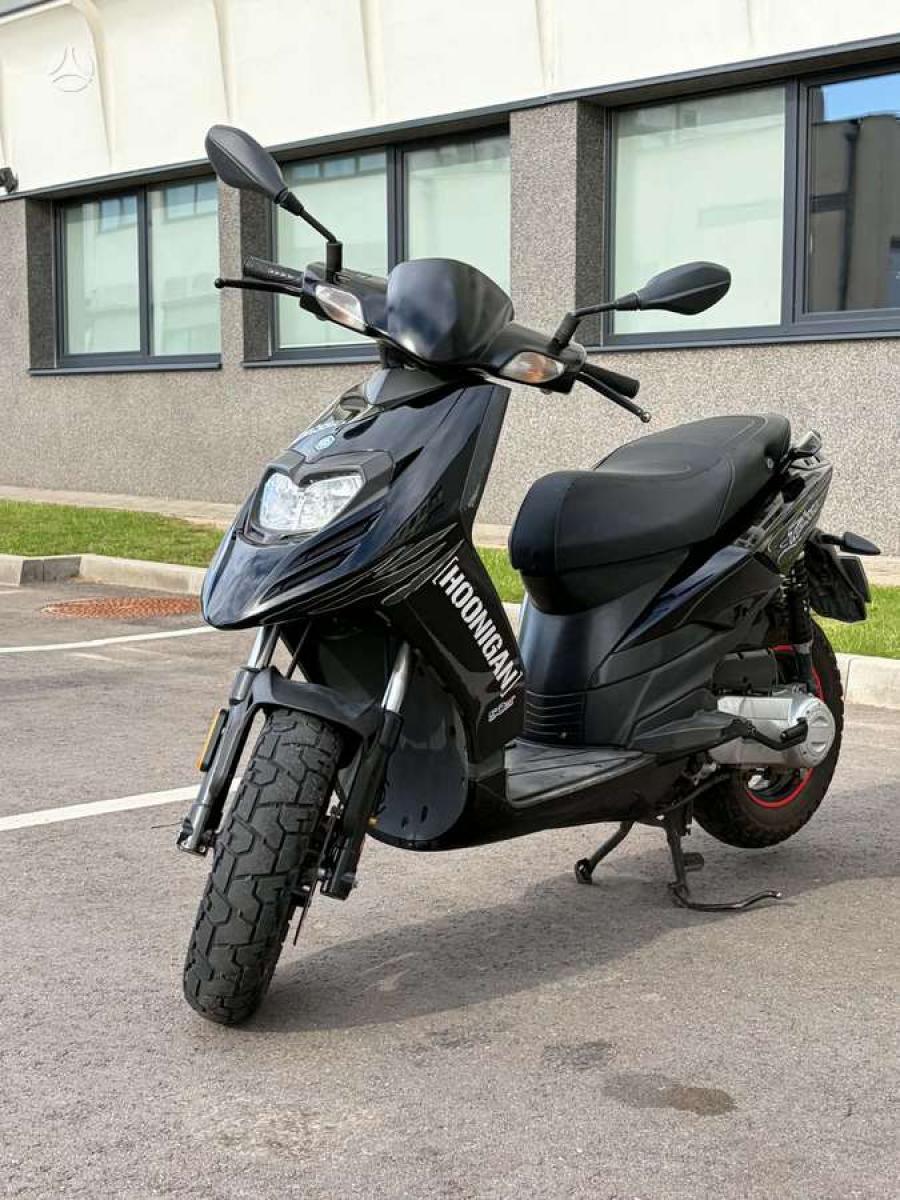 Черный Piaggio Typhoon 2013 в Каунас, объемом двигателя 49.00 л и пробегом 13 тыс. км за 1350 €, фото 3 на AUTOMOTO.COM.LV