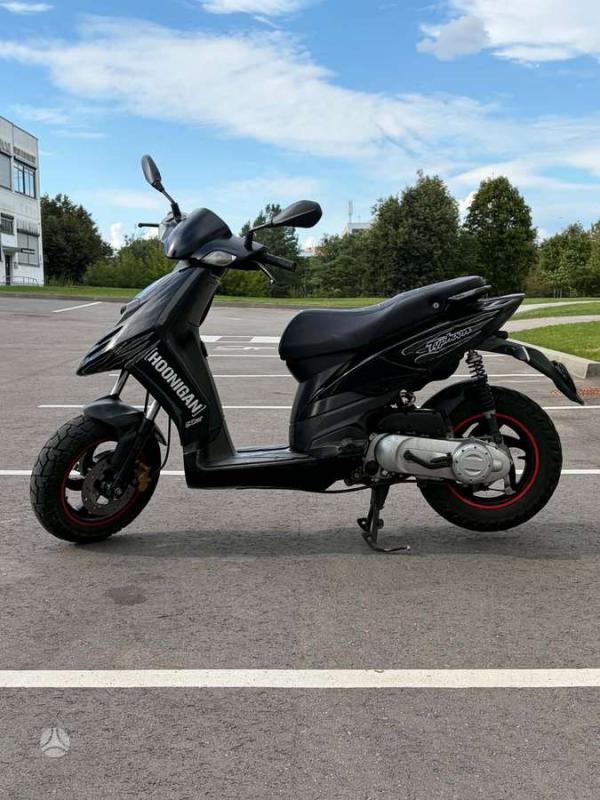 Черный Piaggio Typhoon 2013 в Каунас, объемом двигателя 49.00 л и пробегом 13 тыс. км за 1350 €, фото 4 на AUTOMOTO.COM.LV