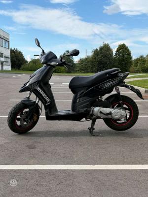 Черный Piaggio Typhoon 2013 в Каунас, объемом двигателя 49.00 л и пробегом 13 тыс. км за 1350 €, фото 4 на AUTOMOTO.COM.LV
