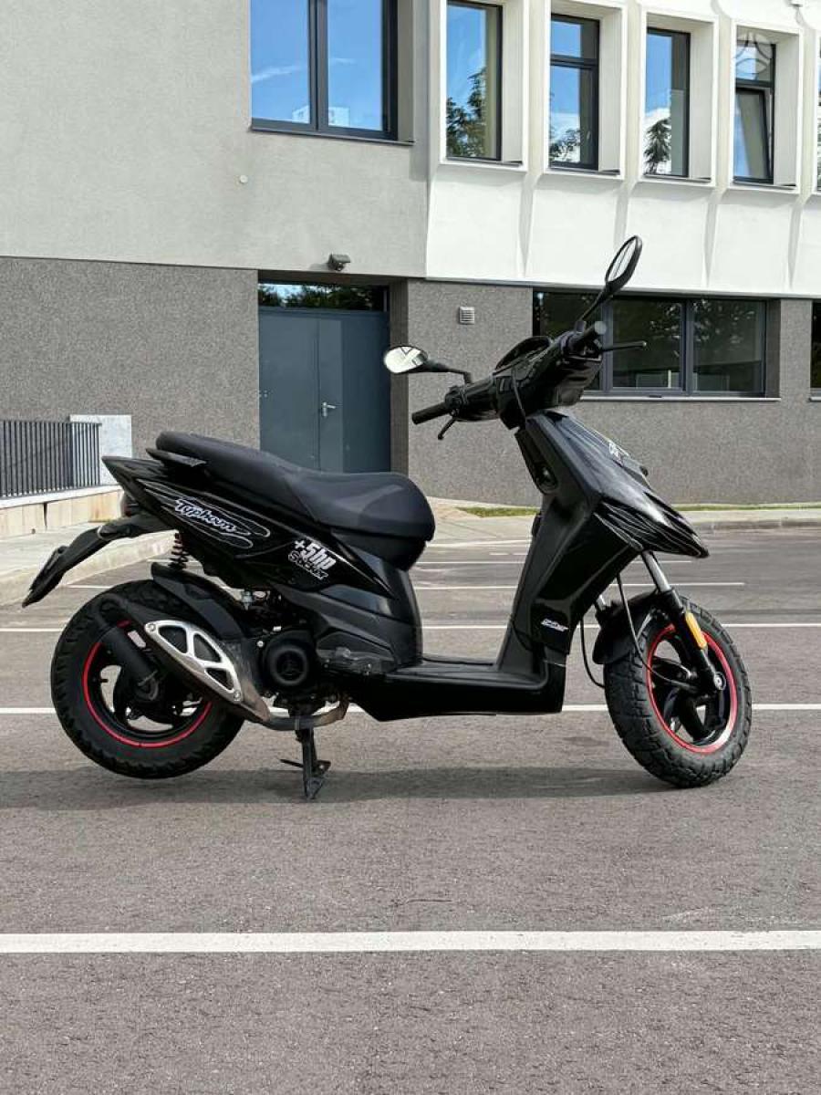 Черный Piaggio Typhoon 2013 в Каунас, объемом двигателя 49.00 л и пробегом 13 тыс. км за 1350 €, фото 6 на AUTOMOTO.COM.LV