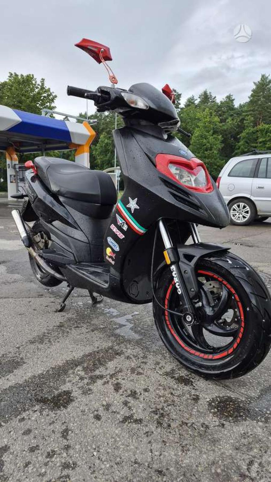 Black Piaggio Typhoon 2014 in Jurbarkas, with an engine capacity of 50.00 L and mileage of 13 thousand km for 1050 €, photo 1 on AUTOMOTO.COM.LV