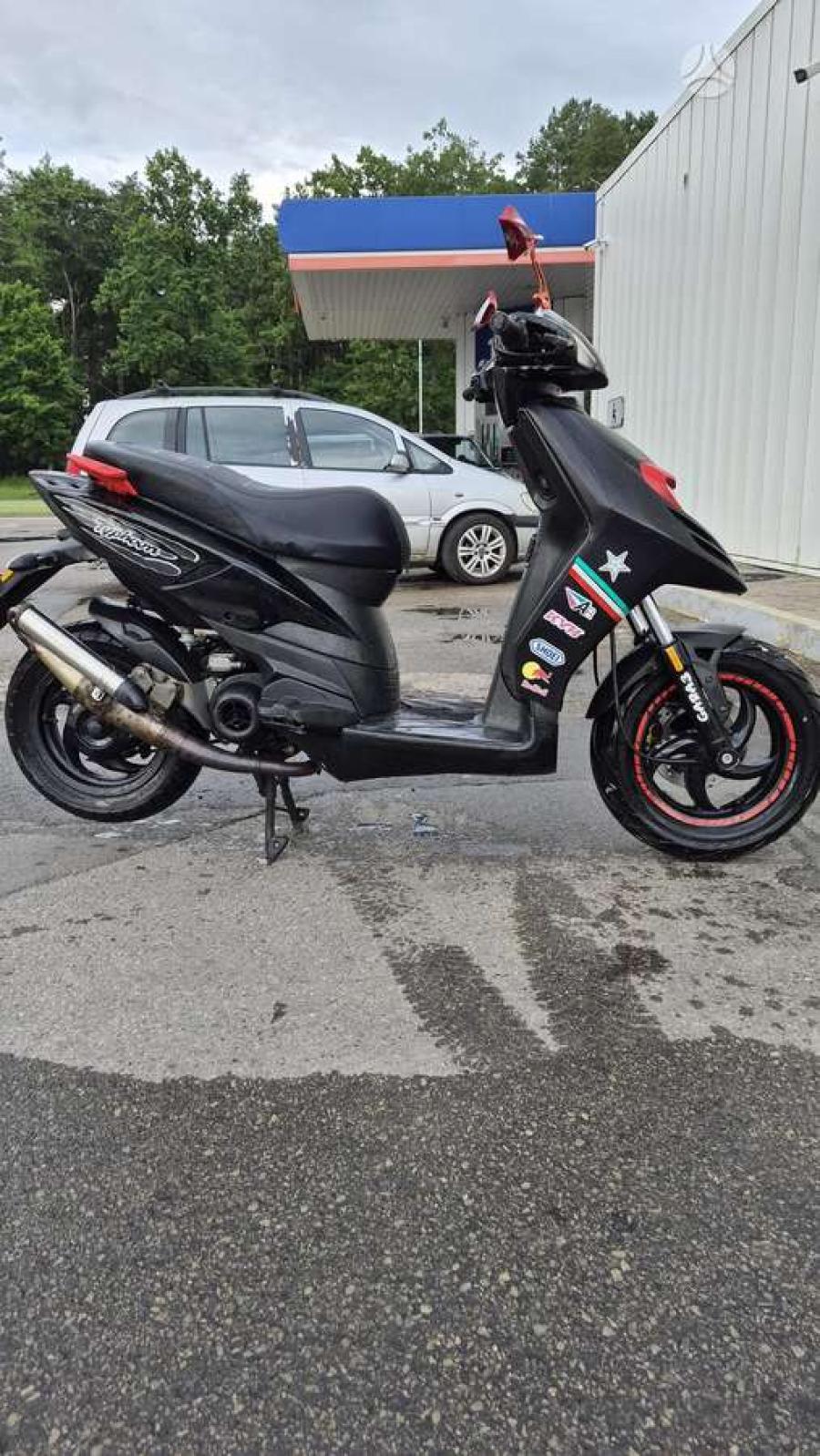 Black Piaggio Typhoon 2014 in Jurbarkas, with an engine capacity of 50.00 L and mileage of 13 thousand km for 1050 €, photo 3 on AUTOMOTO.COM.LV
