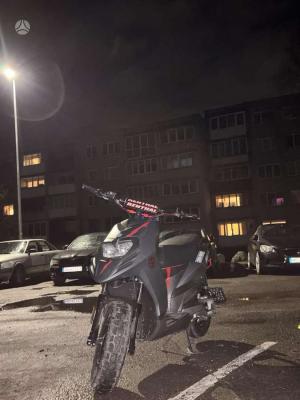 Black Piaggio Typhoon 2017 in Vilnius, with an engine capacity of 49.00 L and mileage of 8 thousand km for 750 €, photo 6 on AUTOMOTO.COM.LV