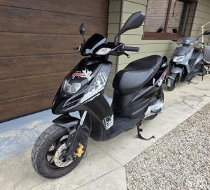 Melns Piaggio Typhoon 2019 Pasvalys, ar dzinēja tilpumu 0.05 L un nobraukumu 26 tūkst. km par 999 €, foto  vietnē AUTOMOTO.COM.LV