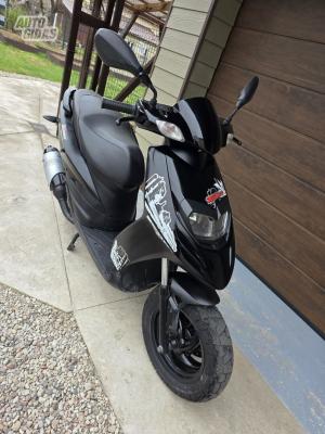 Melns Piaggio Typhoon 2019 Pasvalys, ar dzinēja tilpumu 0.05 L un nobraukumu 26 tūkst. km par 999 €, foto 9 vietnē AUTOMOTO.COM.LV