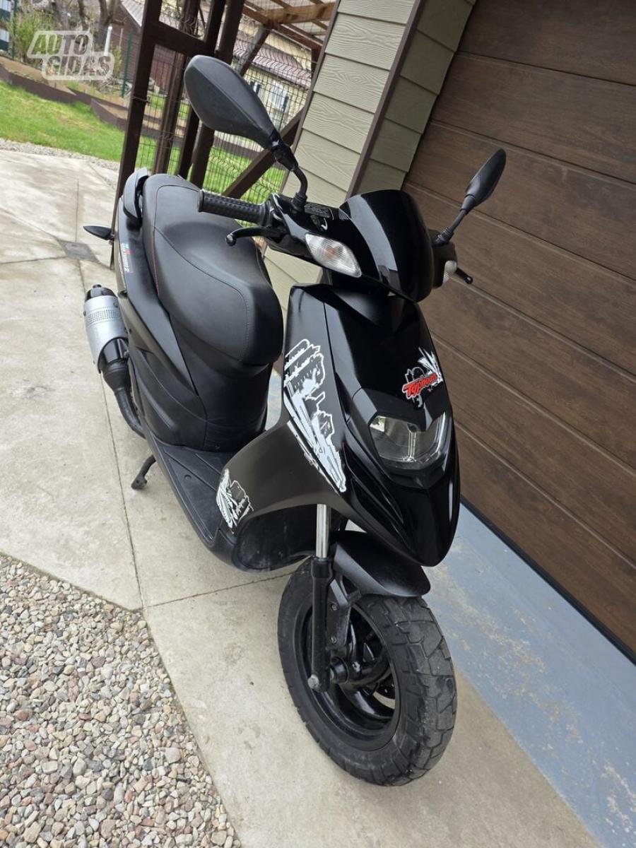 Melns Piaggio Typhoon 2019 Pasvalys, ar dzinēja tilpumu 0.05 L un nobraukumu 26 tūkst. km par 999 €, foto 9 vietnē AUTOMOTO.COM.LV