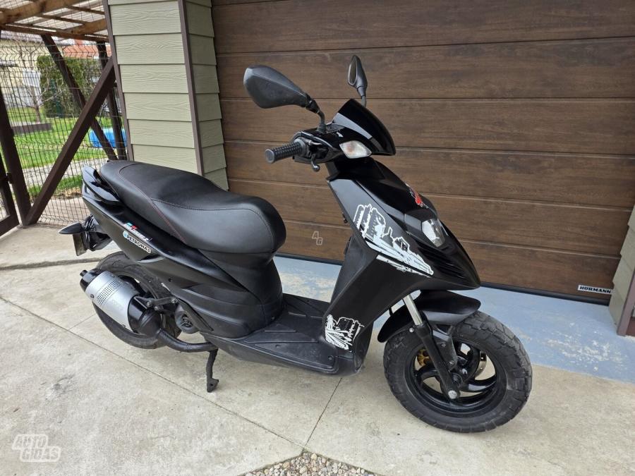 Melns Piaggio Typhoon 2019 Pasvalys, ar dzinēja tilpumu 0.05 L un nobraukumu 26 tūkst. km par 999 €, foto 10 vietnē AUTOMOTO.COM.LV
