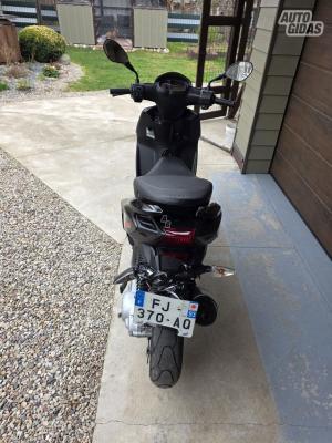 Melns Piaggio Typhoon 2019 Pasvalys, ar dzinēja tilpumu 0.05 L un nobraukumu 26 tūkst. km par 999 €, foto 13 vietnē AUTOMOTO.COM.LV