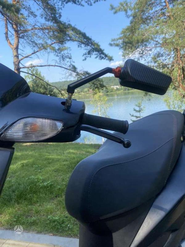 Black Piaggio Typhoon 2020 in Kaunas, with an engine capacity of 49.00 L and mileage of 7 thousand km for 1110 €, photo 10 on AUTOMOTO.COM.LV