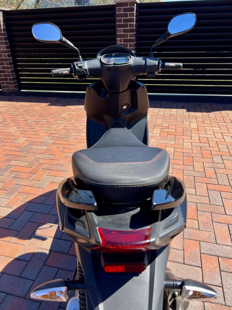 Black Piaggio Typhoon 2020 in Alytus, with an engine capacity of 50.00 L and mileage of 7 thousand km for 1800 €, photo 4 on AUTOMOTO.COM.LV