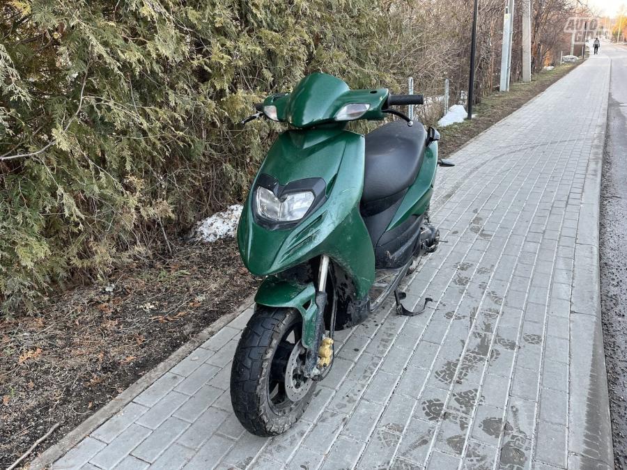 Zaļš Piaggio Typhoon 2019 Viļņa, ar dzinēja tilpumu 0.05 L un nobraukumu 8 tūkst. km par 880 €, foto 1 vietnē AUTOMOTO.COM.LV
