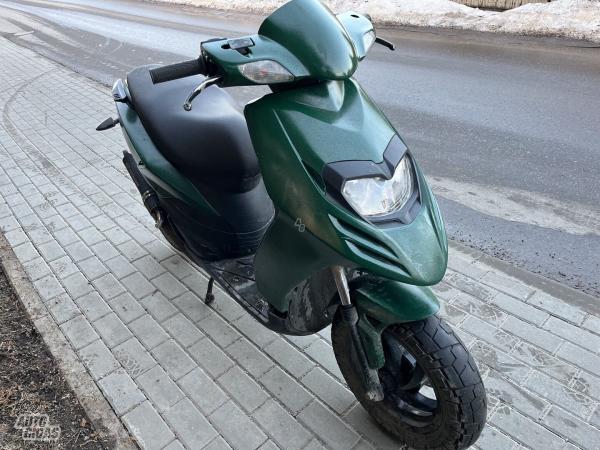 Zaļš Piaggio Typhoon 2019 Viļņa, ar dzinēja tilpumu 0.05 L un nobraukumu 8 tūkst. km par 880 €, foto 4 vietnē AUTOMOTO.COM.LV