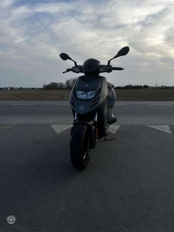Pelēks Piaggio Typhoon 2015 Klaipėda, ar dzinēja tilpumu 49.00 L un nobraukumu 13 tūkst. km par 1350 €, foto 2 vietnē AUTOMOTO.COM.LV