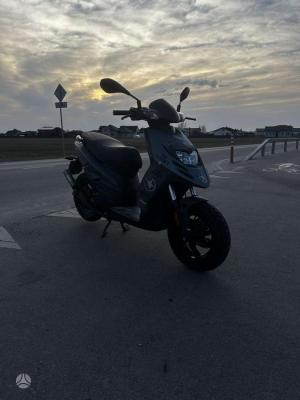 Серый Piaggio Typhoon 2015 в Клайпеда, объемом двигателя 49.00 л и пробегом 13 тыс. км за 1350 €, фото 4 на AUTOMOTO.COM.LV