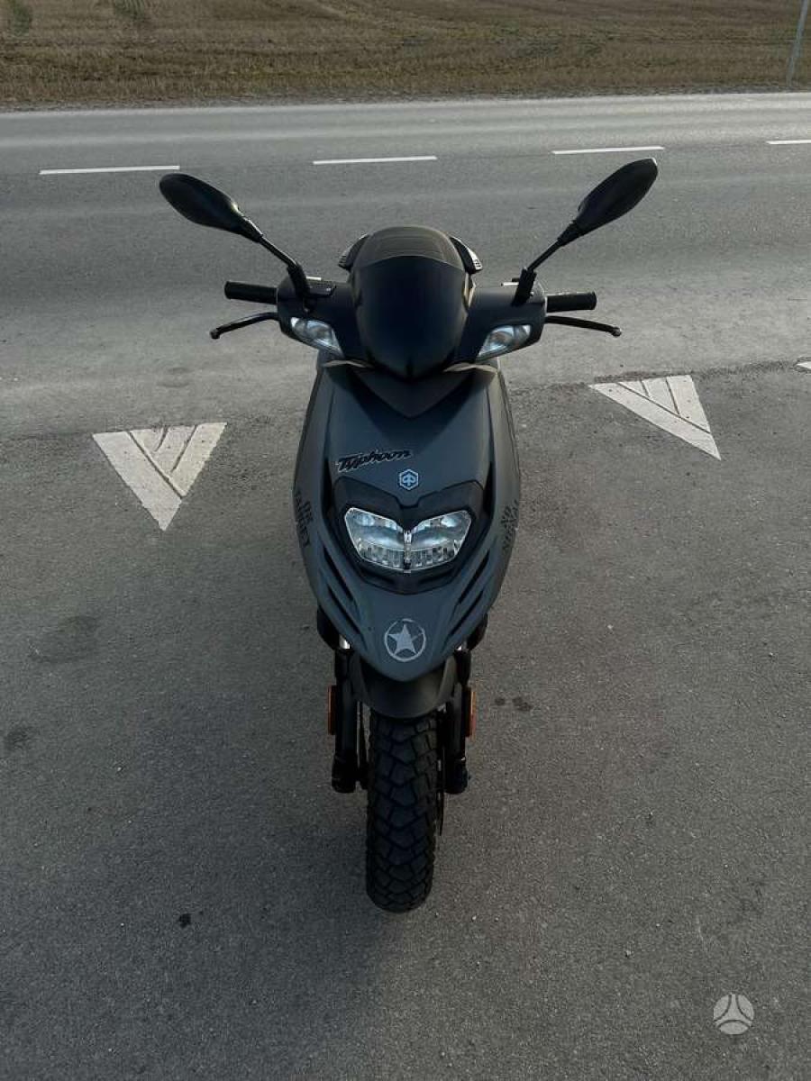 Серый Piaggio Typhoon 2015 в Клайпеда, объемом двигателя 49.00 л и пробегом 13 тыс. км за 1350 €, фото 5 на AUTOMOTO.COM.LV