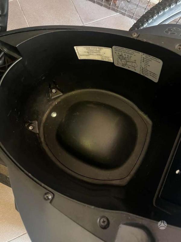 Grey Piaggio Typhoon 2016 in Panevezys, with an engine capacity of 50.00 L and mileage of 10 thousand km for 900 €, photo 7 on AUTOMOTO.COM.LV