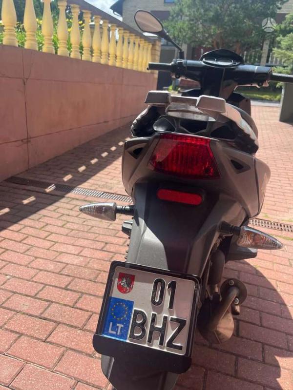 Grey Piaggio Typhoon 2016 in Panevezys, with an engine capacity of 50.00 L and mileage of 10 thousand km for 900 €, photo 9 on AUTOMOTO.COM.LV