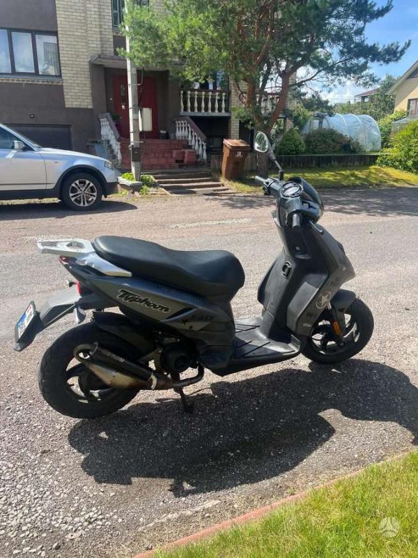 Pelēks Piaggio Typhoon 2016 Panevēža, ar dzinēja tilpumu 49.00 L un nobraukumu 10 tūkst. km par 850 €, foto 3 vietnē AUTOMOTO.COM.LV