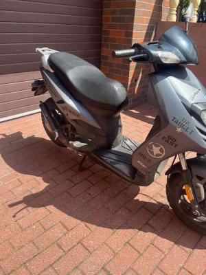 Pelēks Piaggio Typhoon 2016 Panevēža, ar dzinēja tilpumu 49.00 L un nobraukumu 10 tūkst. km par 850 €, foto 16 vietnē AUTOMOTO.COM.LV