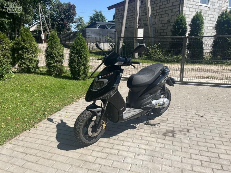 Piaggio Typhoon 2012 Viļņa, ar dzinēja tilpumu 0.05 L un nobraukumu 15 tūkst. km par 1250 €, foto 1 vietnē AUTOMOTO.COM.LV