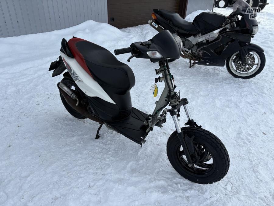 Piaggio Typhoon 2019 in Kelme, with an engine capacity of 0.05 L and mileage of 13 thousand km for 365 €, photo 1 on AUTOMOTO.COM.LV