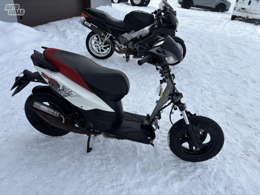 Piaggio Typhoon 2019 in Kelme, with an engine capacity of 0.05 L and mileage of 13 thousand km for 365 €, photo 2 on AUTOMOTO.COM.LV