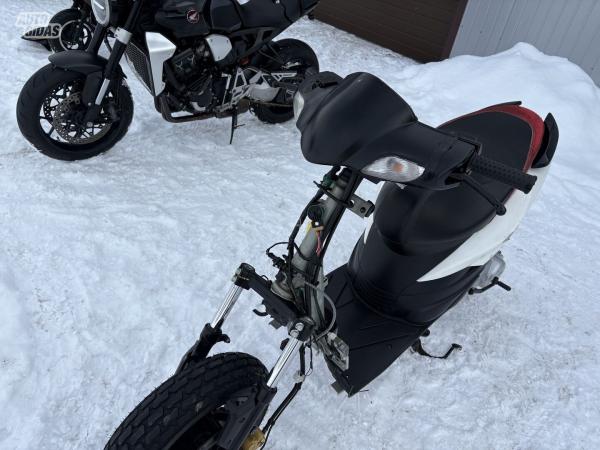 Piaggio Typhoon 2019 in Kelme, with an engine capacity of 0.05 L and mileage of 13 thousand km for 365 €, photo 7 on AUTOMOTO.COM.LV