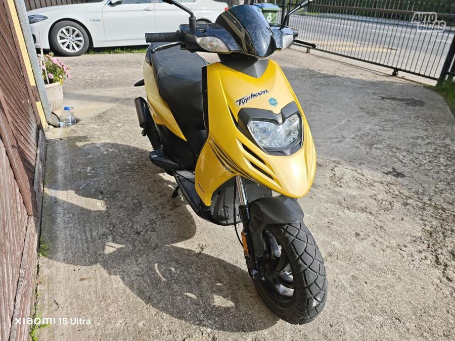 Dzeltens Piaggio Typhoon 2011 Kauņa, ar dzinēja tilpumu 0.00 L un nobraukumu 16 tūkst. km par 999 €, foto 1 vietnē AUTOMOTO.COM.LV