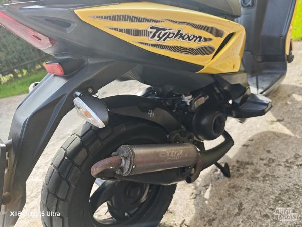 Dzeltens Piaggio Typhoon 2011 Kauņa, ar dzinēja tilpumu 0.00 L un nobraukumu 16 tūkst. km par 999 €, foto 8 vietnē AUTOMOTO.COM.LV