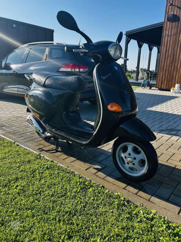 Черный Piaggio Vespa 2000 в Мажейкяй, объемом двигателя 0.13 л и пробегом 30 тыс. км за 790 €, фото 1 на AUTOMOTO.COM.LV