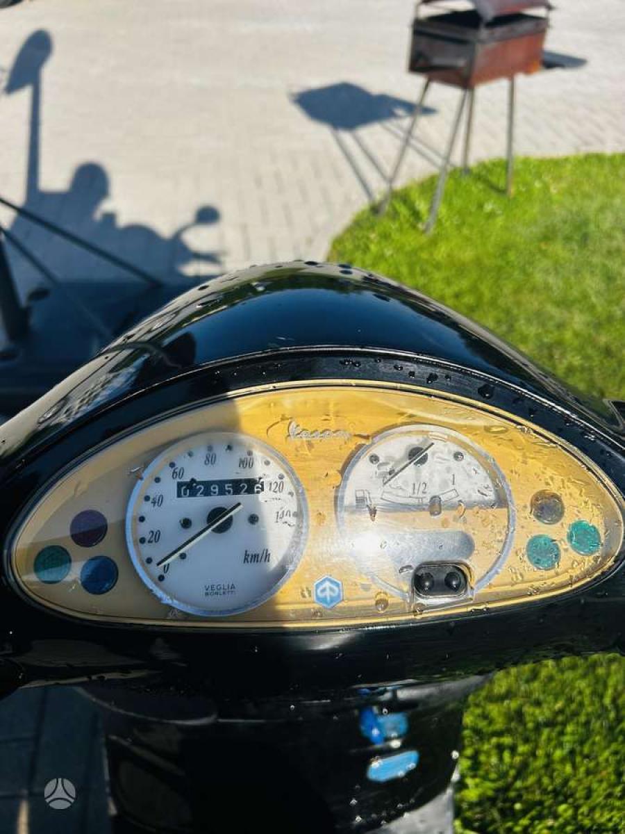 Черный Piaggio Vespa 2000 в Мажейкяй, объемом двигателя 0.13 л и пробегом 30 тыс. км за 790 €, фото 6 на AUTOMOTO.COM.LV