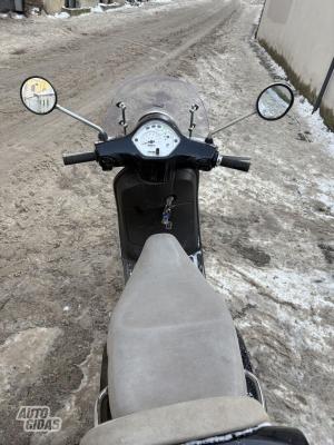 Melns Piaggio Vespa 2005 Viļņa, ar dzinēja tilpumu 0.05 L un nobraukumu 13 tūkst. km par 800 €, foto 6 vietnē AUTOMOTO.COM.LV