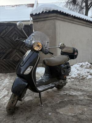 Melns Piaggio Vespa 2005 Viļņa, ar dzinēja tilpumu 0.05 L un nobraukumu 13 tūkst. km par 800 €, foto 9 vietnē AUTOMOTO.COM.LV
