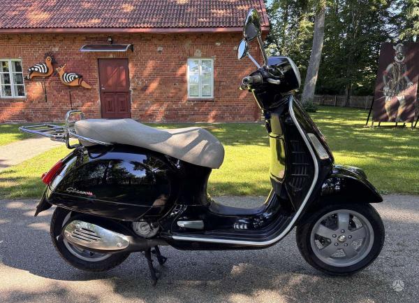 Black Piaggio Vespa 2005 in Jurbarkas, with an engine capacity of 0.24 L and mileage of 15 thousand km for 2000 €, photo 4 on AUTOMOTO.COM.LV