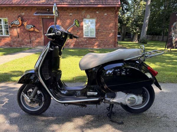 Black Piaggio Vespa 2005 in Jurbarkas, with an engine capacity of 0.24 L and mileage of 15 thousand km for 2000 €, photo 7 on AUTOMOTO.COM.LV