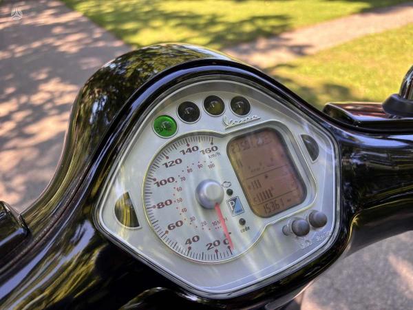 Black Piaggio Vespa 2005 in Jurbarkas, with an engine capacity of 0.24 L and mileage of 15 thousand km for 2000 €, photo 9 on AUTOMOTO.COM.LV