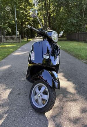 Black Piaggio Vespa 2005 in Jurbarkas, with an engine capacity of 0.24 L and mileage of 15 thousand km for 2000 €, photo 12 on AUTOMOTO.COM.LV